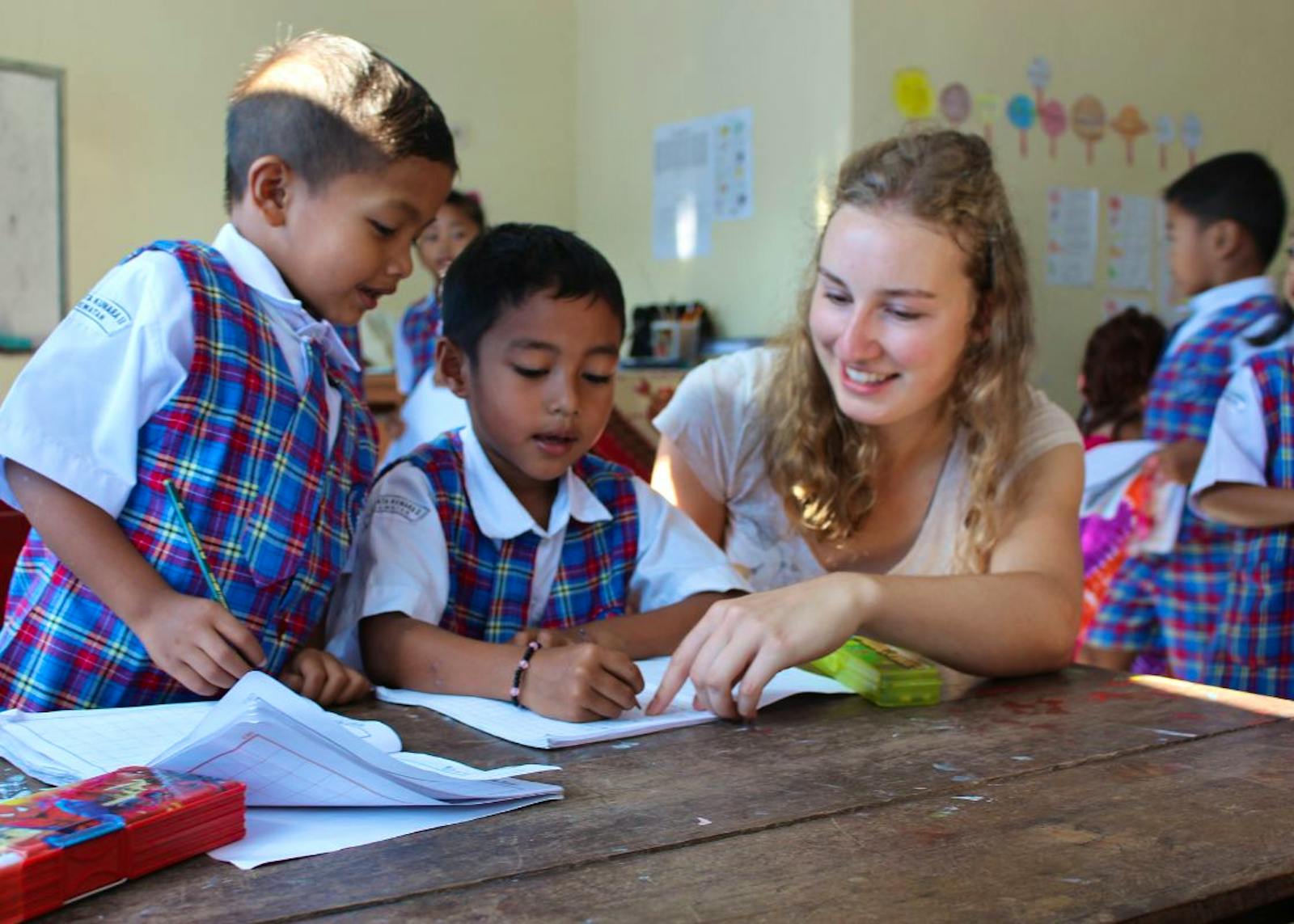 Kindergarten Teacher and Assistent | Volunteer in Indonesia 2025