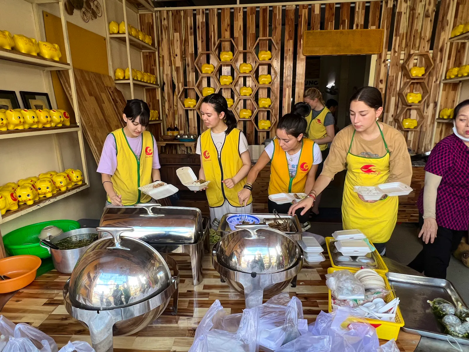 Nutrition Support for the Poor | Volunteer in Vietnam 2025