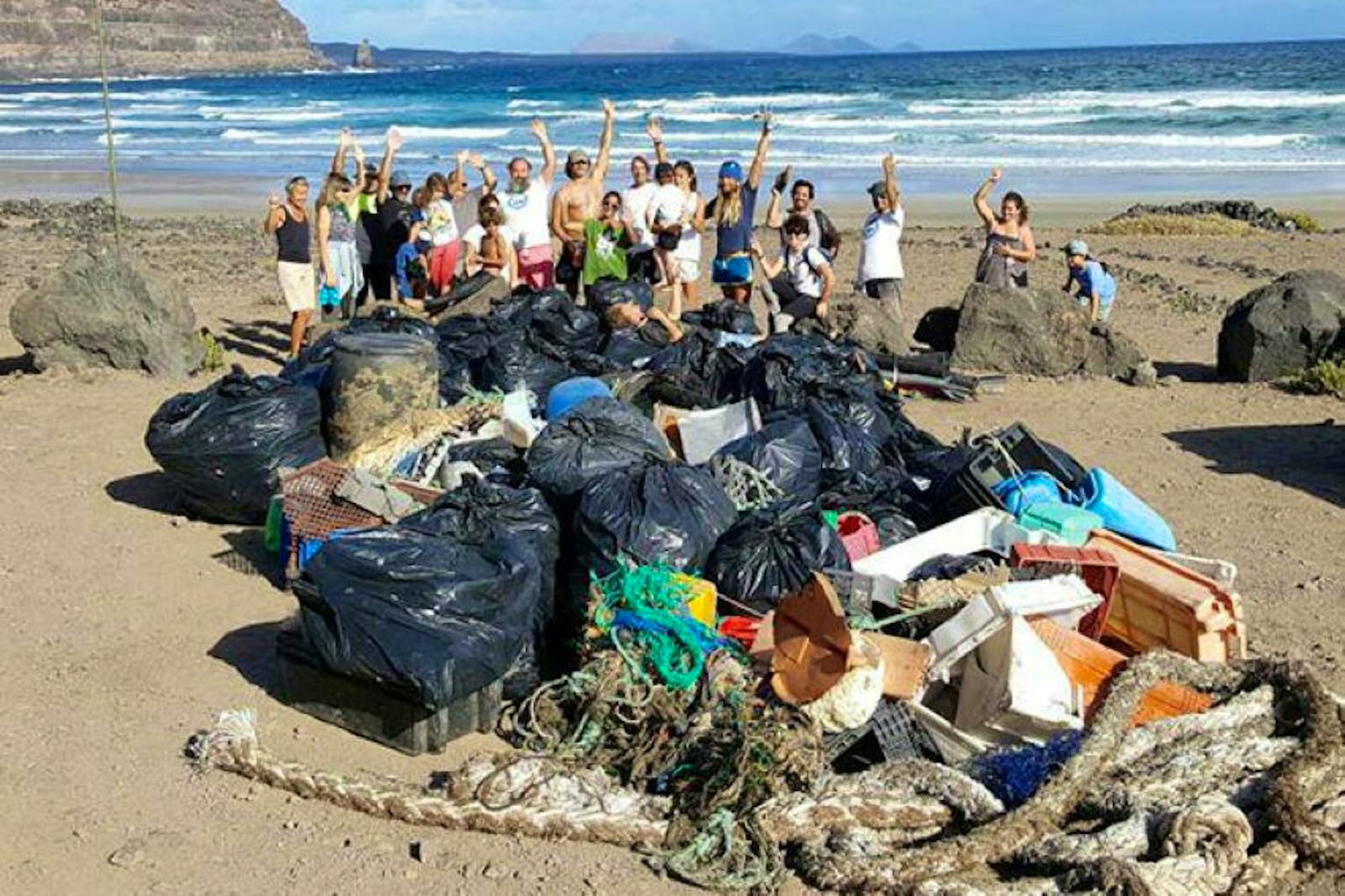 Beach and Mountain Cleaning Supporter | Volunteer in Spain 2025