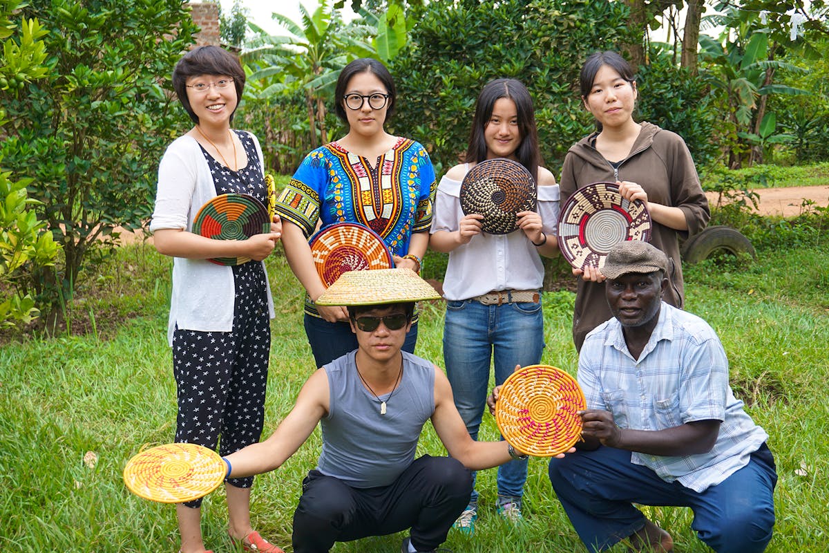 Training in art, design and craft | Volunteer in Uganda 2025