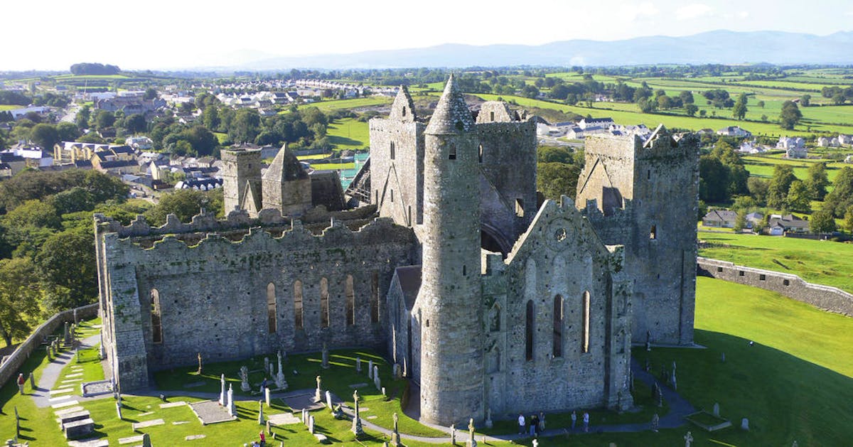 Charity Shop Helper | Volunteer in Ireland 2025