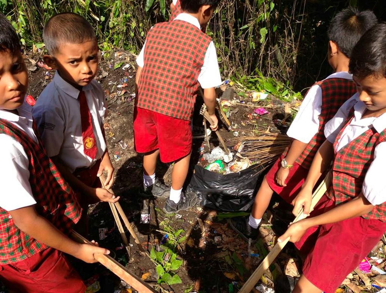Environmental Education and Clean Up | Volunteer in Indonesia 2025